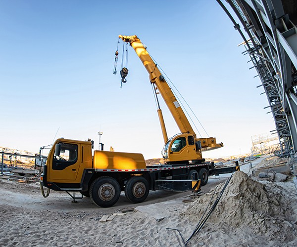 How to Maximize Crane Safety - Builders Mutual